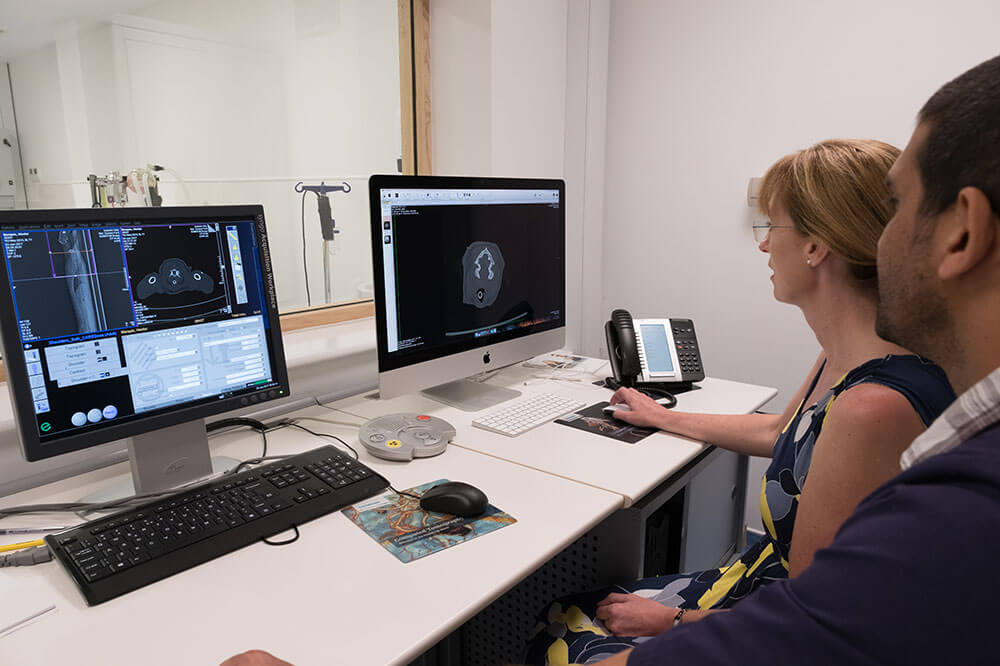 CT Team Working | Isabelle Vets